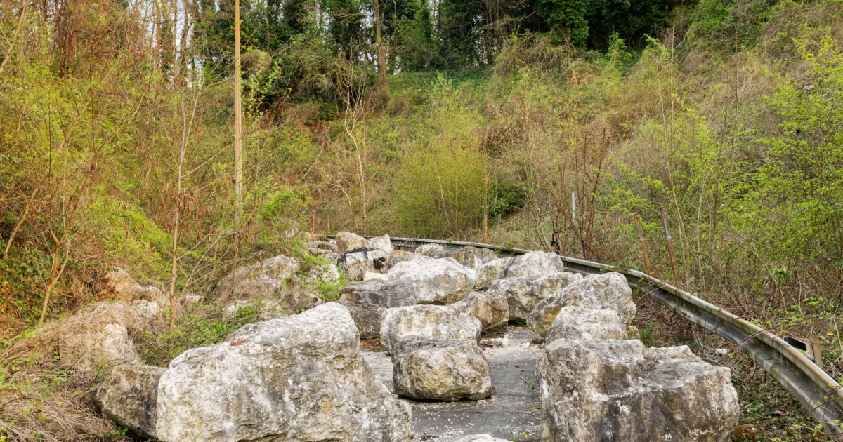 Anti Installation - France - Geoffroy Mathieu